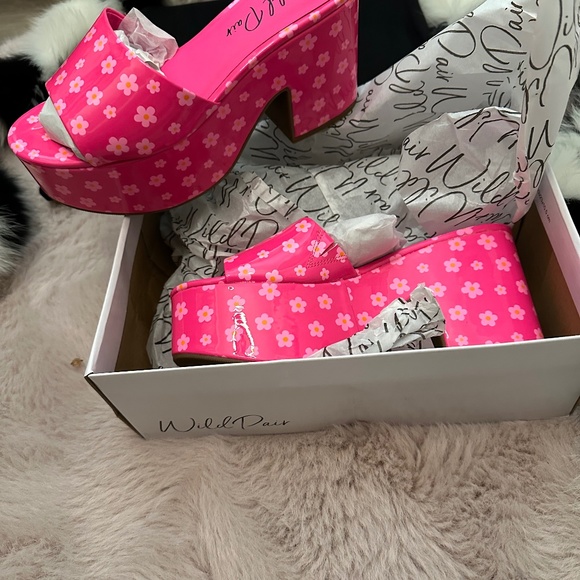 Shoes | Daisy Platform Sandals | Poshmark